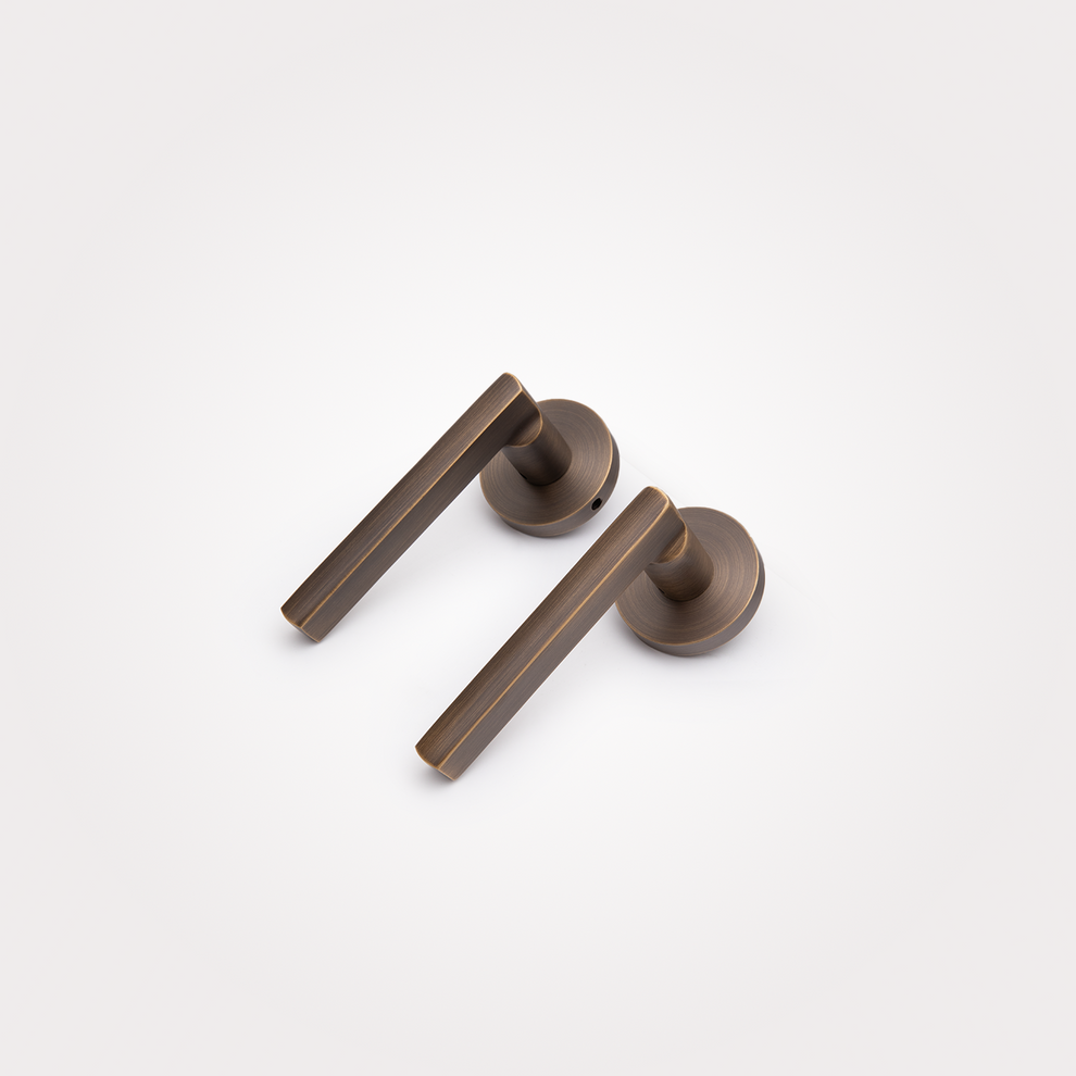 Classic Lever – La Maison Prestige